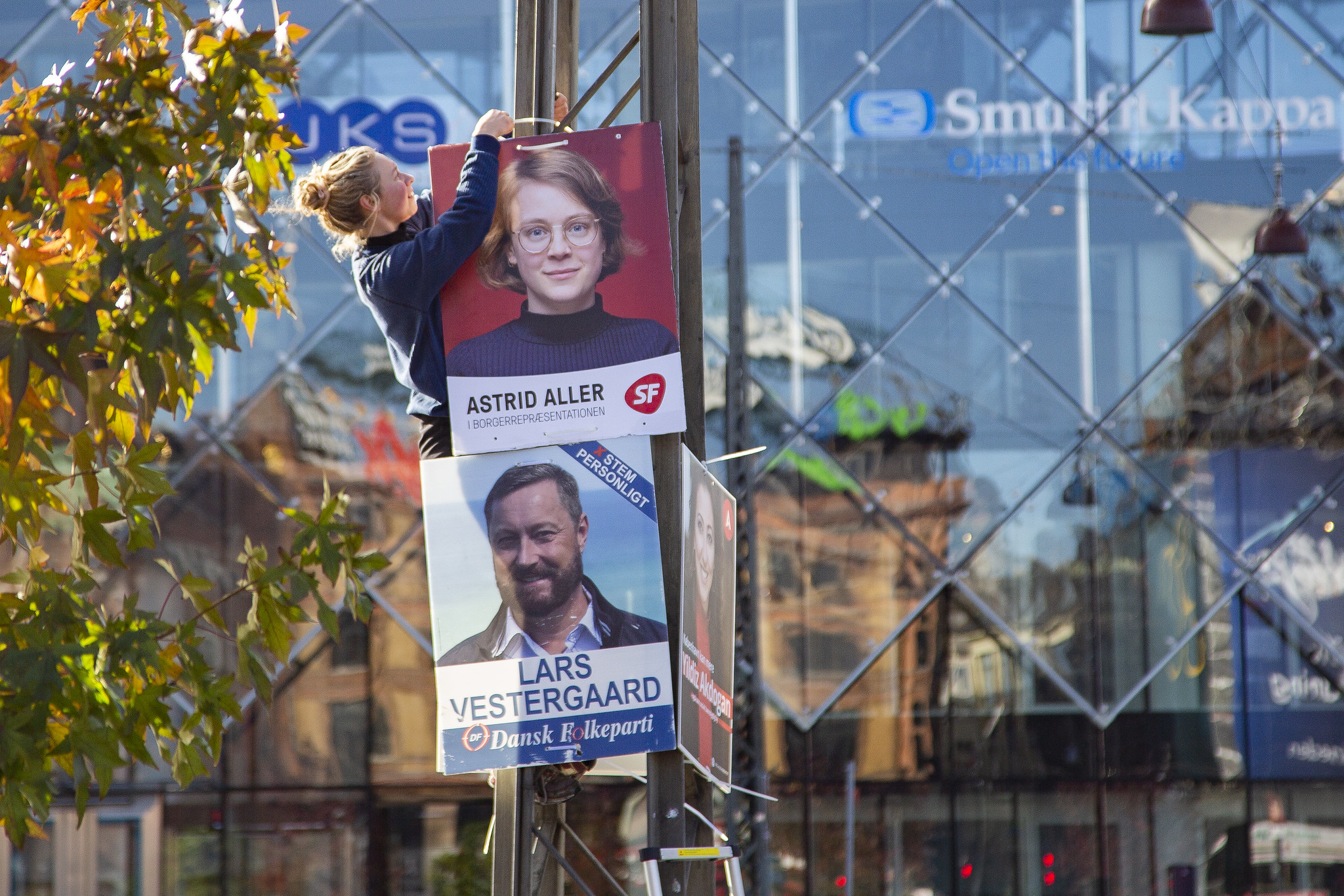 Using eye tracking and facial expression analysis to evaluate political ...